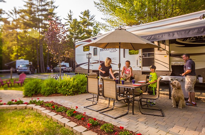 6 Reasons You Should Try Camping on a Weeknight | KOA Camping Blog