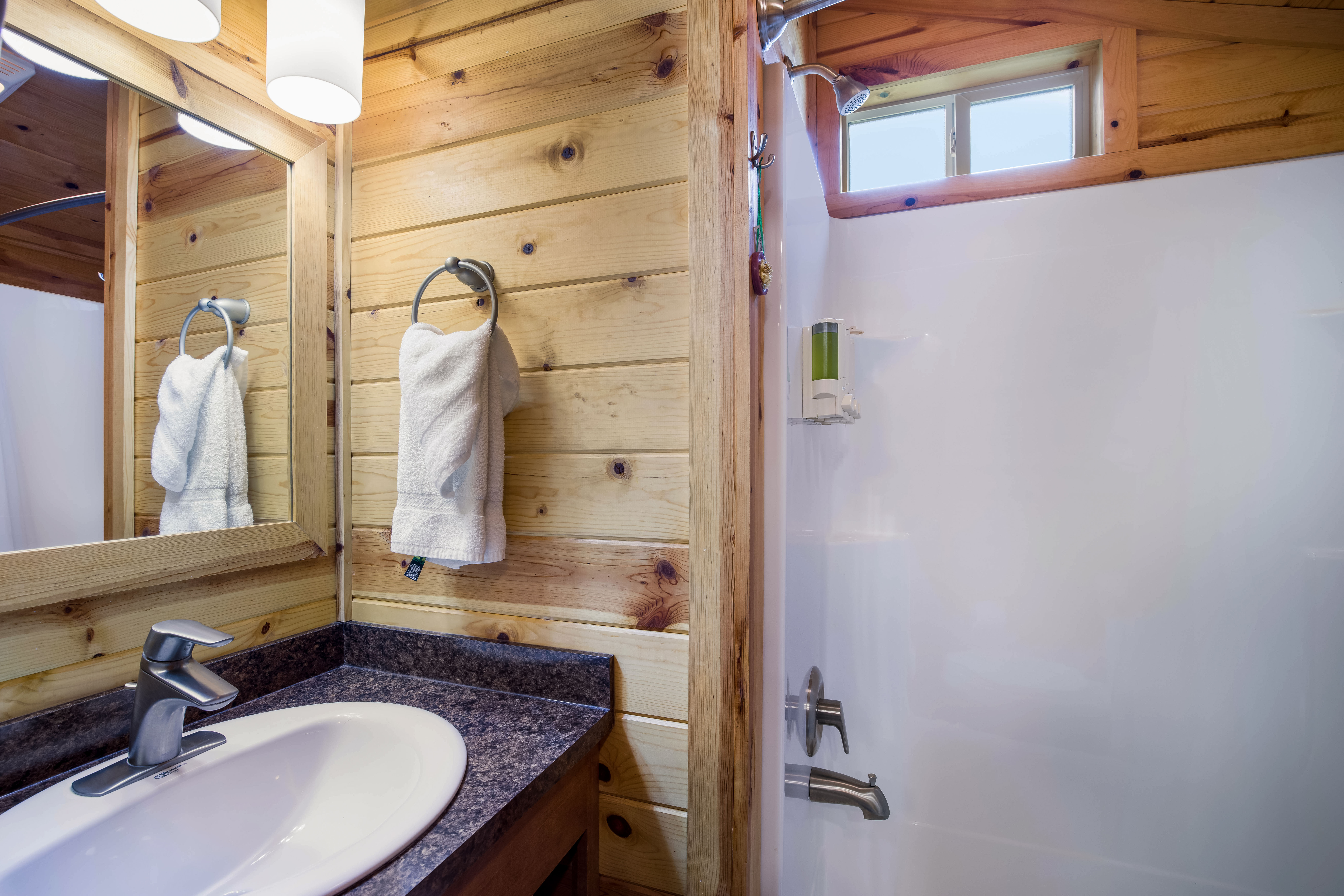 Cardinal, Ontario Lodging | Cardinal / Ottawa South KOA Holiday