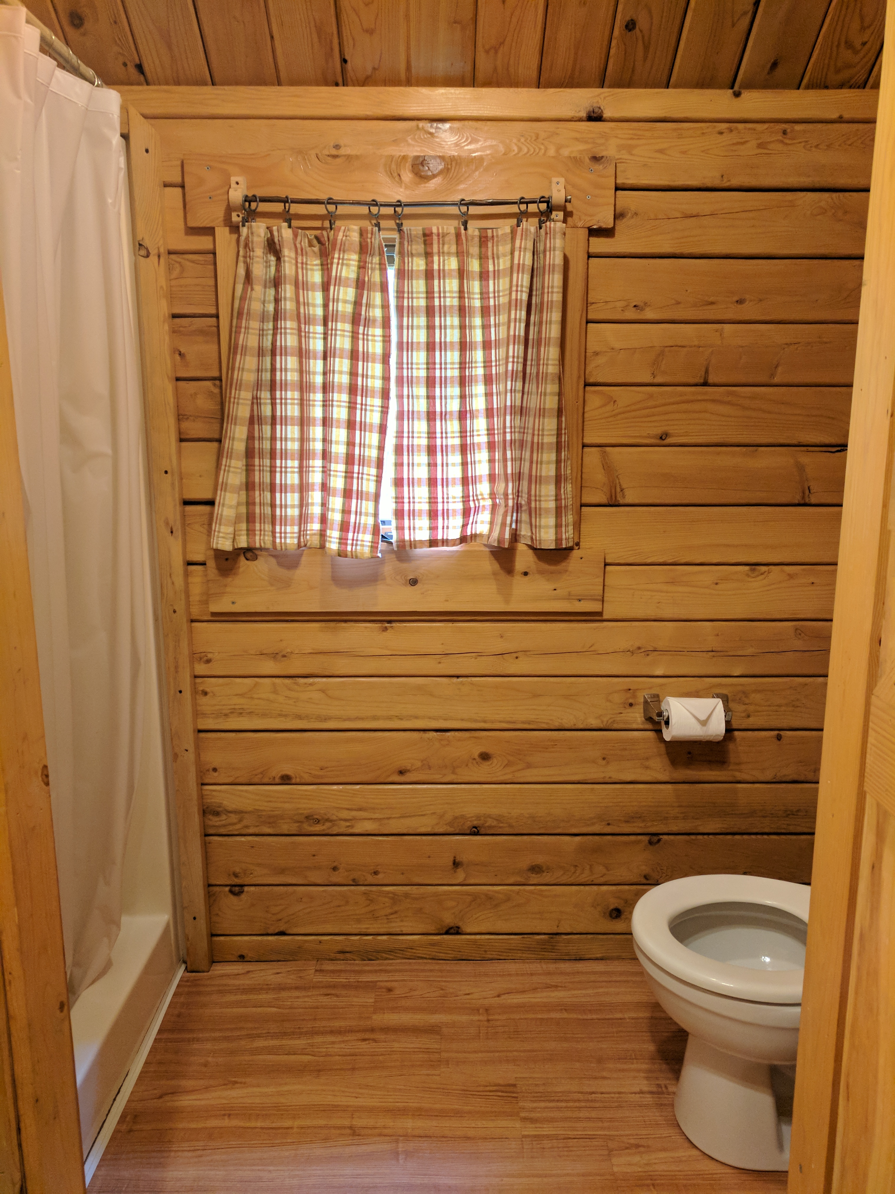 Cascade Locks, Oregon Lodging | Cascade Locks / Portland East KOA Holiday