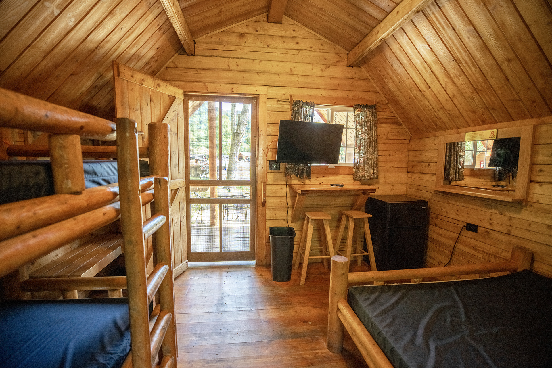 Pet-Friendly Cabins for Rent in Cherokee, NC and Great Smokies | KOA
