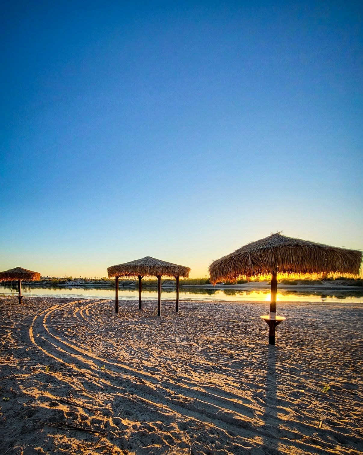 A Perfect Day on the Colorado River at Good Vibes Beach