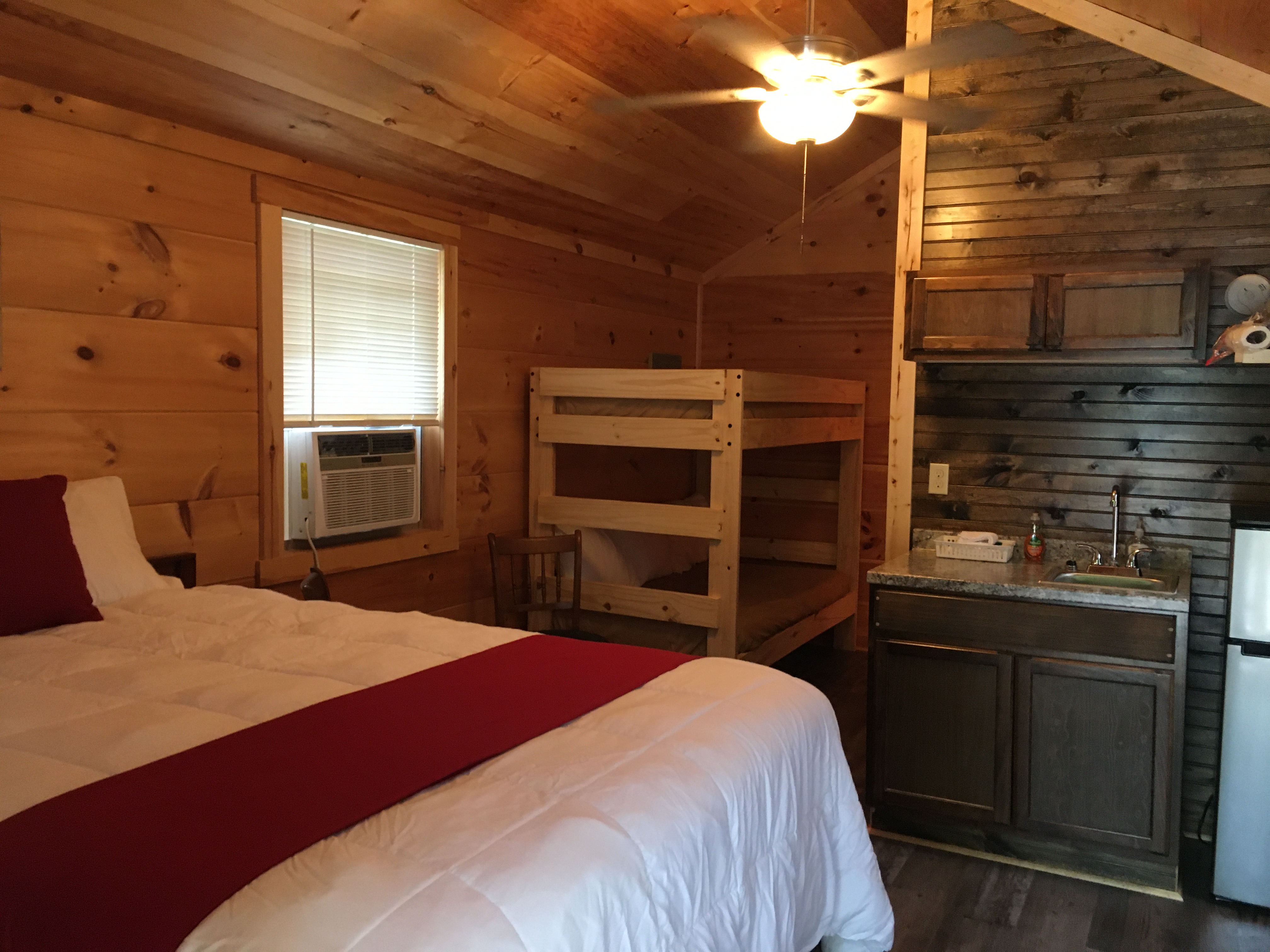 Harrison, Arkansas Lodging | Harrison KOA Holiday