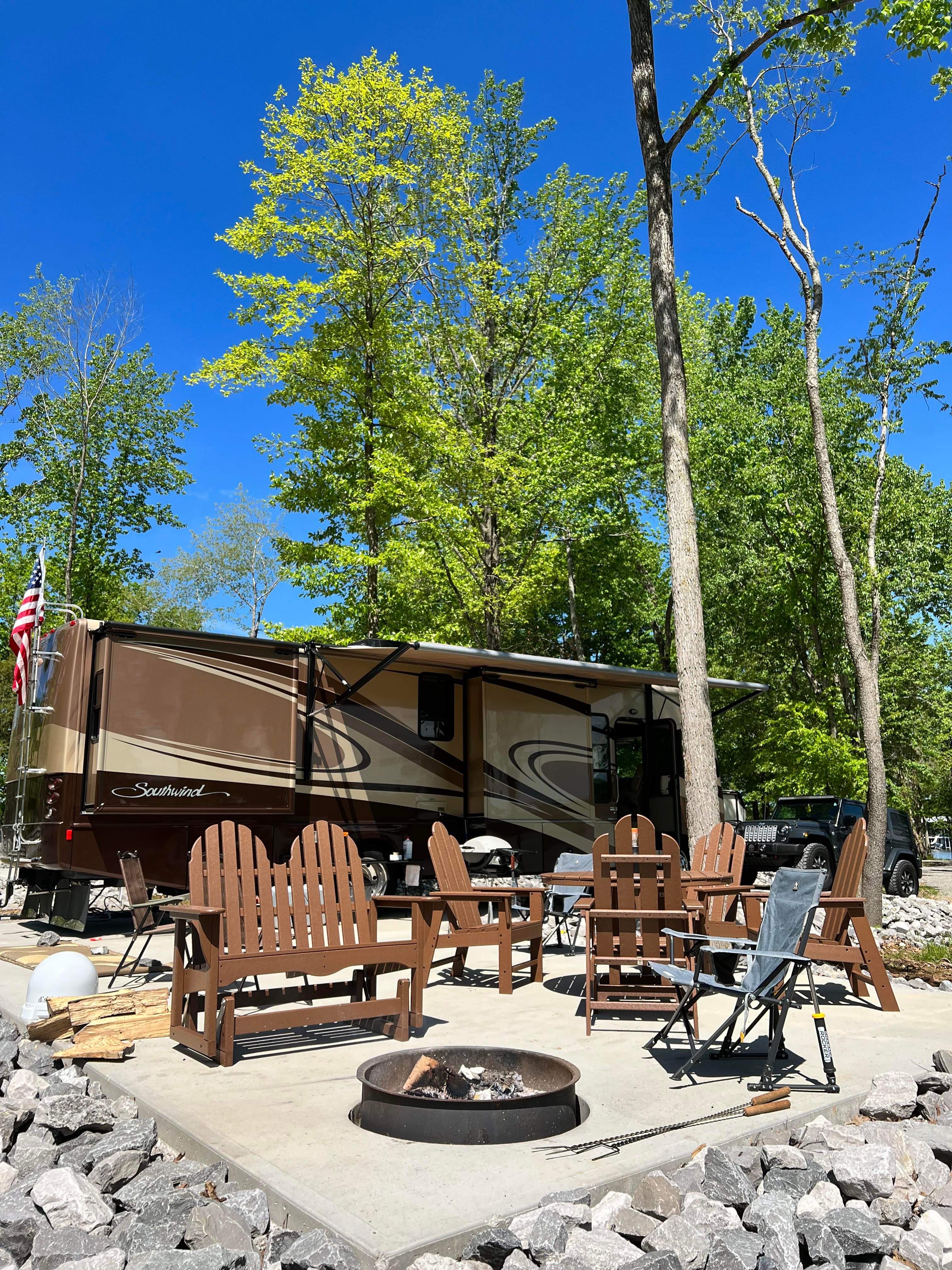 Pull Thru & Back In Kentucky Lake RV Campground | KOA