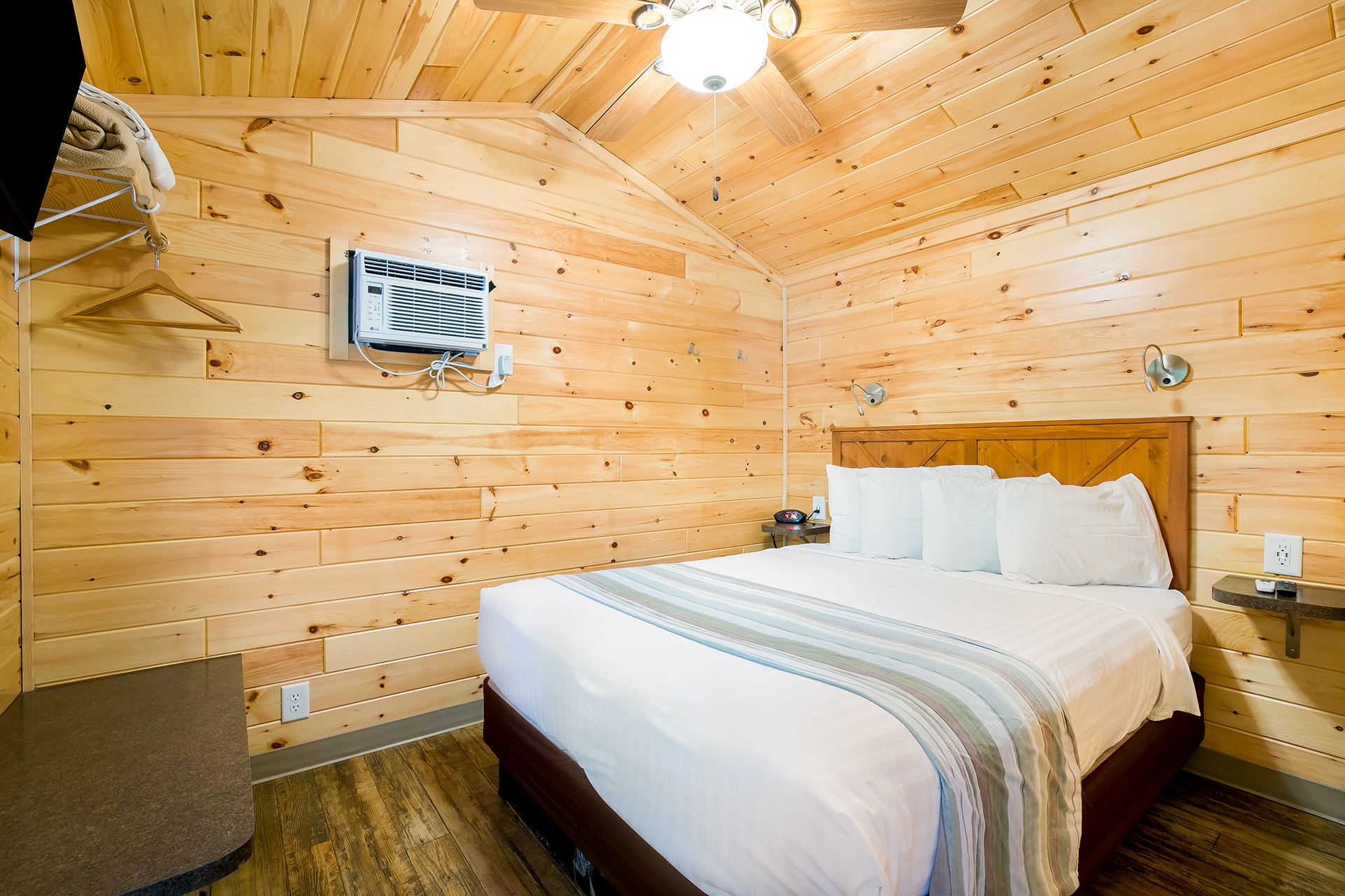 Camping Cabins & Deluxe Glamping | Lake Placid KOA