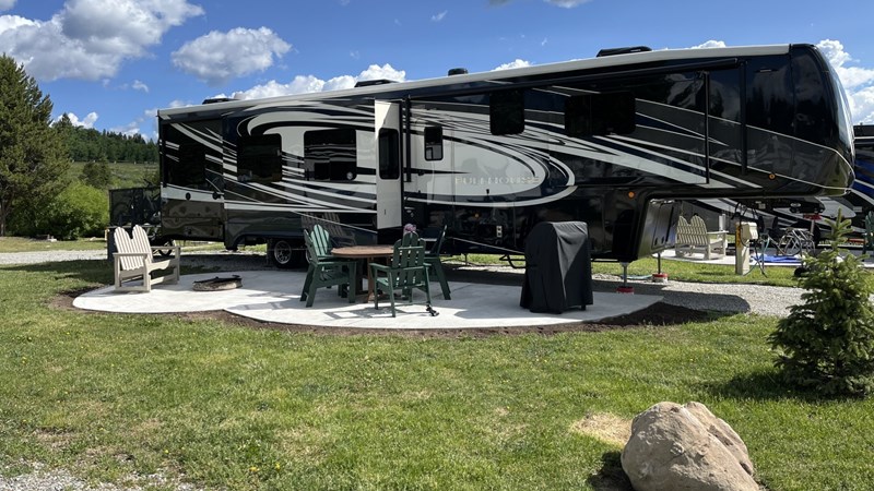 RV Camping | Yellowstone Park / Mountainside KOA Journey