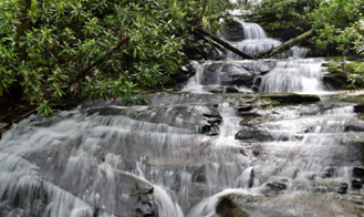 MUST-SEE WATERFALLS NEAR MURPHY, NORTH CAROLINA