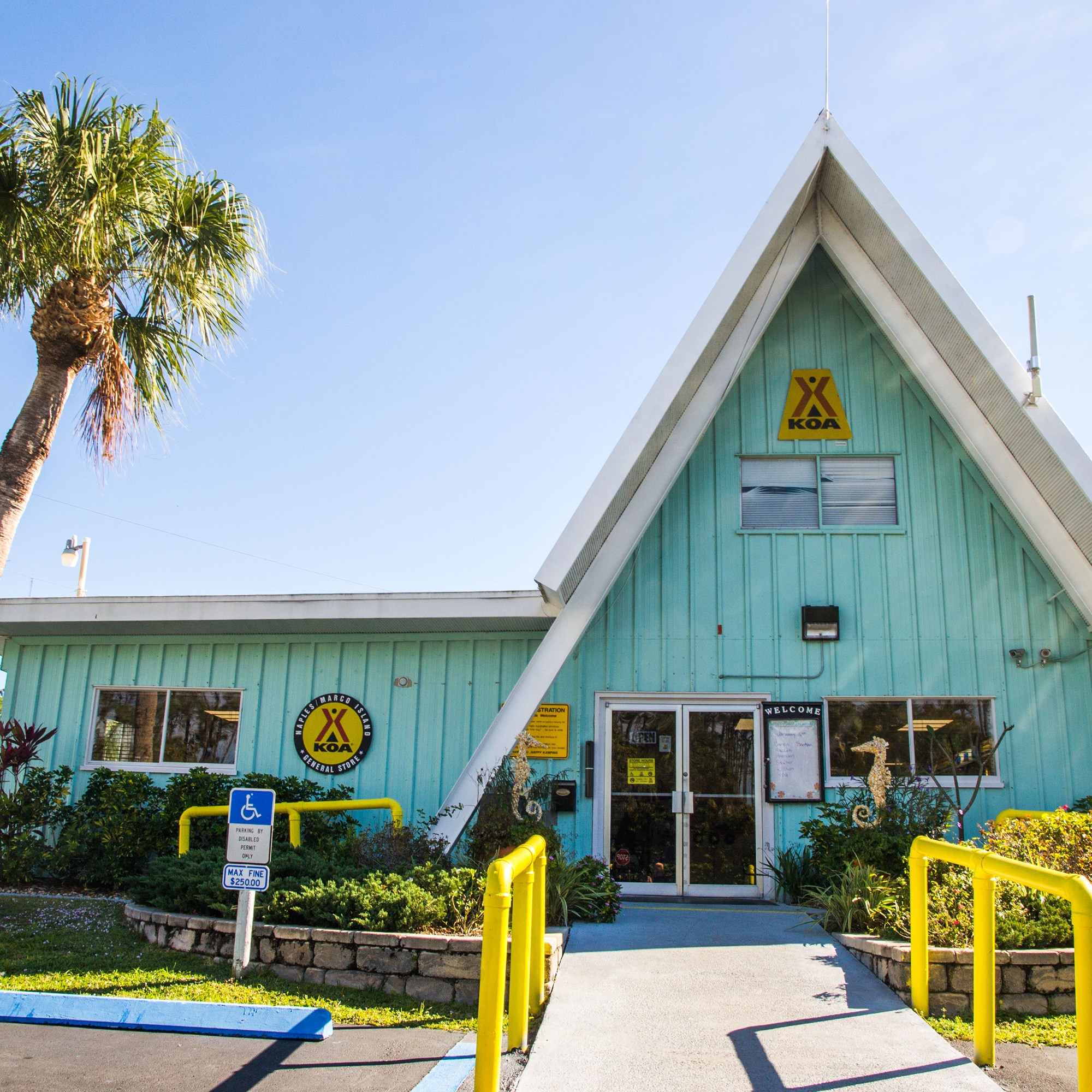 Naples / Marco Island KOA Holiday - RV Campground in Naples, FL