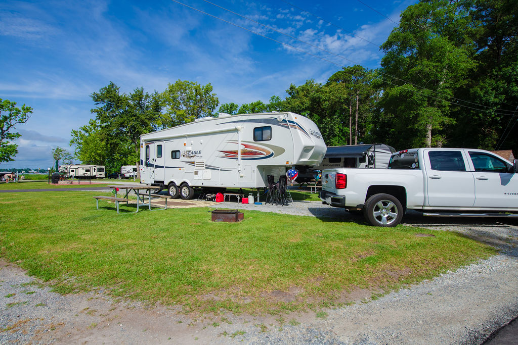 RV Campground Site Rentals in New Bern | New Bern KOA