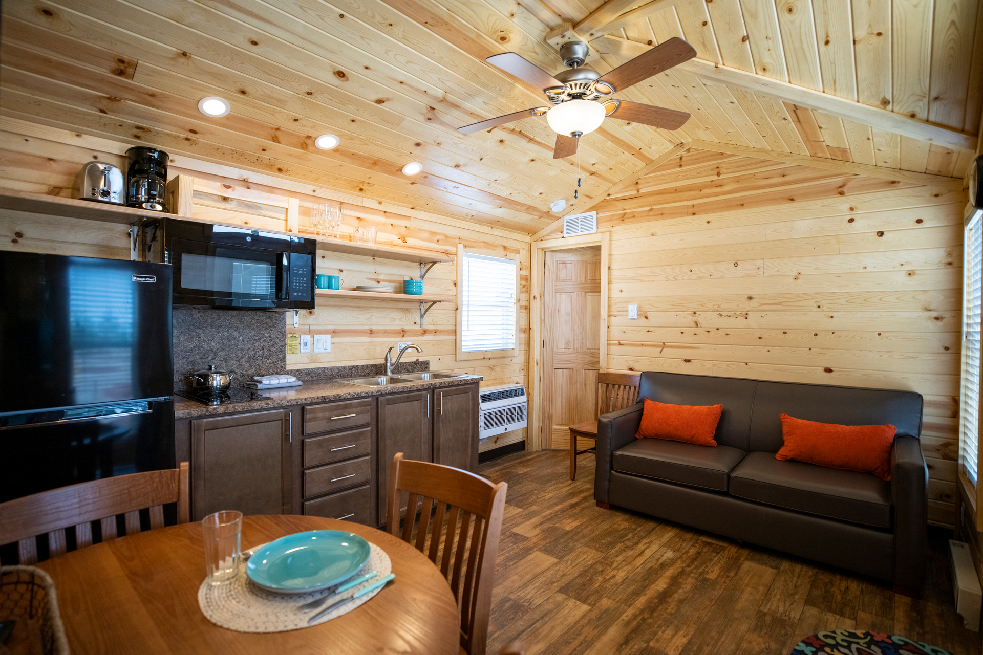 Deluxe Camping Cabins | Pigeon Forge/Gatlinburg KOA Holiday