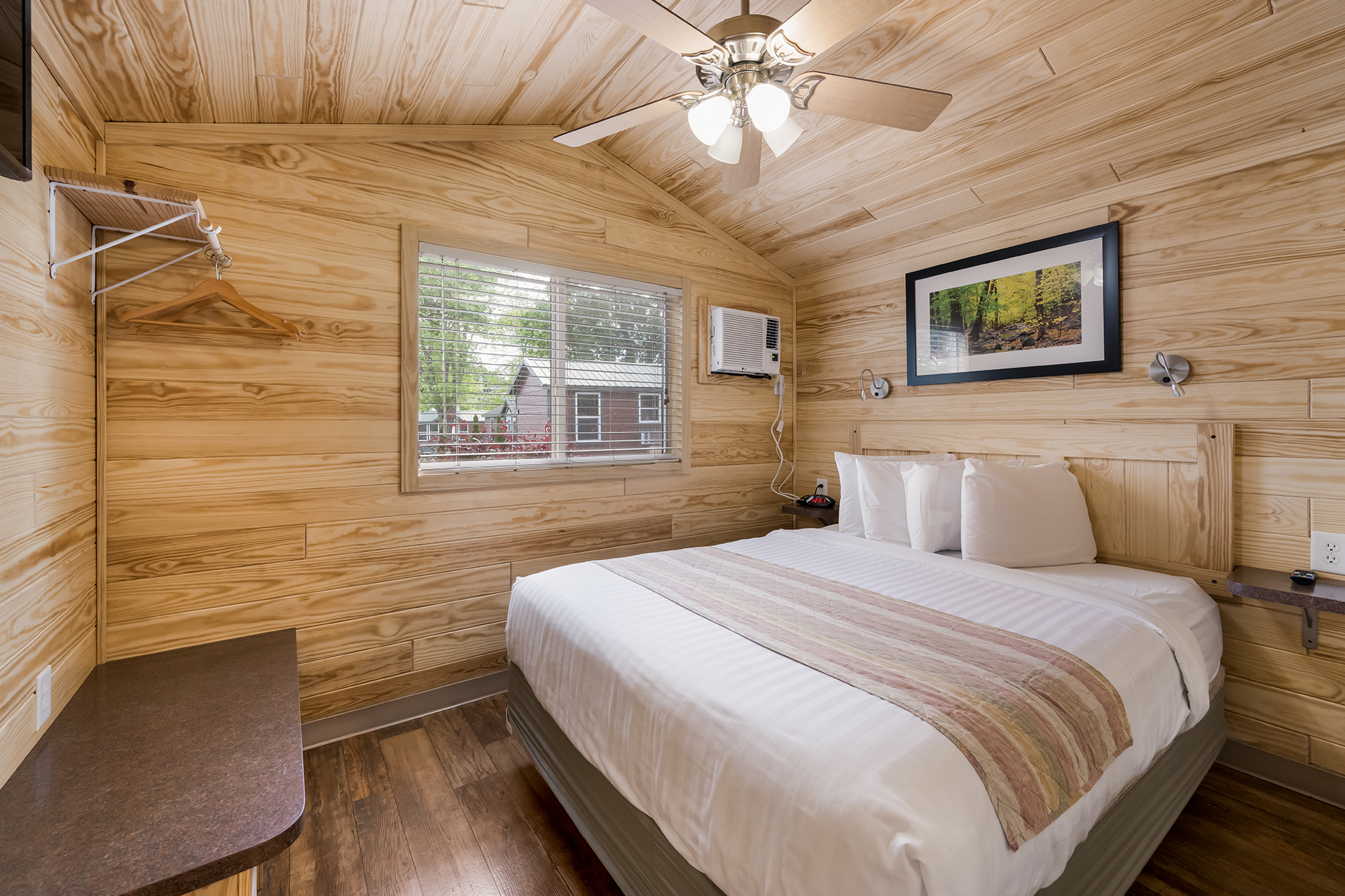 Deluxe Camping Cabins | Pigeon Forge/Gatlinburg KOA Holiday