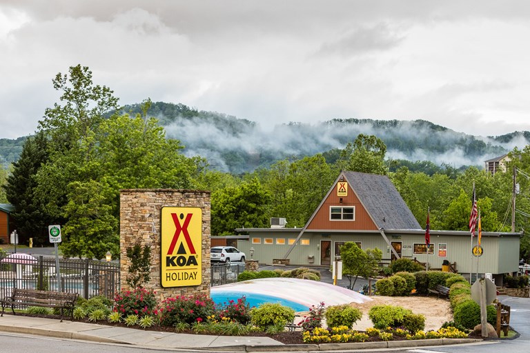 Camping In The Great Smoky Mountains | Pigeon Forge/Gatlinburg KOA Holiday