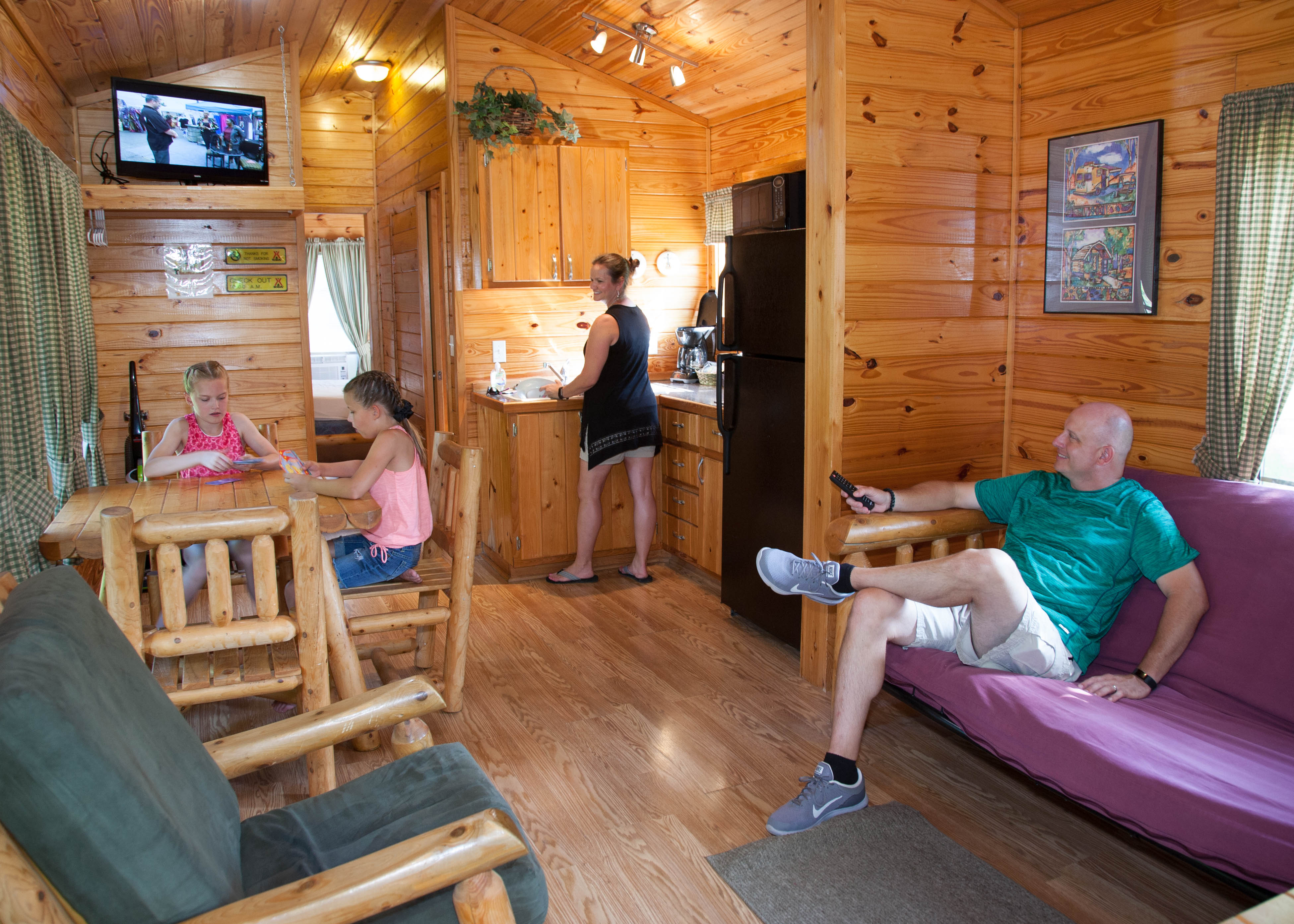 Mt. Vernon, Kentucky Lodging | Renfro Valley KOA Holiday
