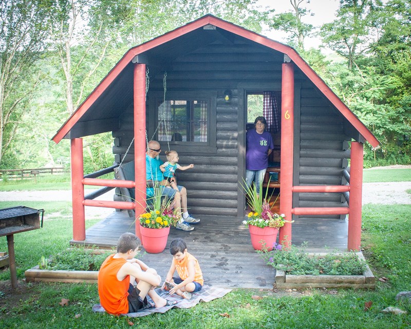 Mt. Vernon, Kentucky Lodging | Renfro Valley KOA Holiday