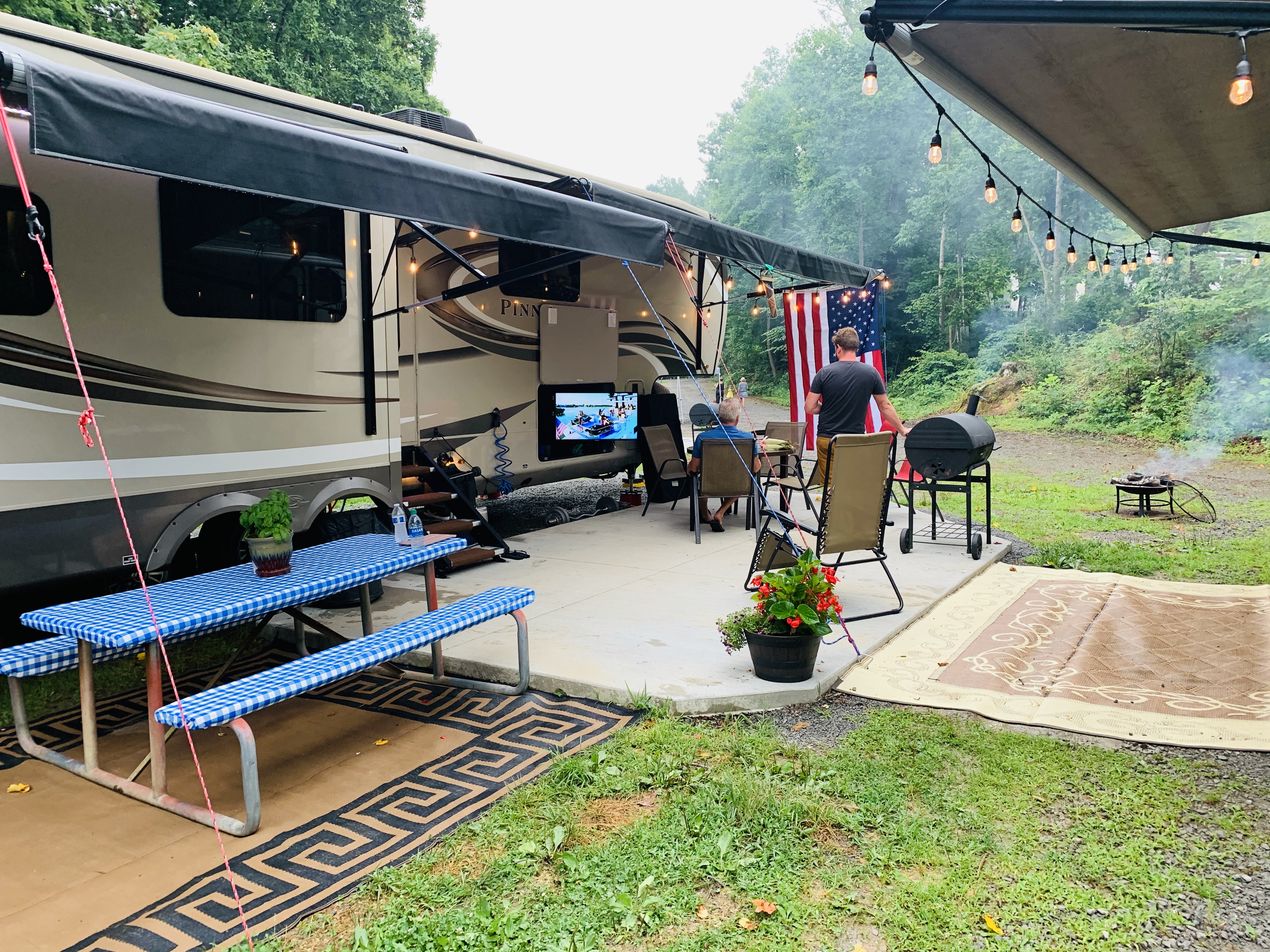 Russell Springs, Kentucky RV Camping Sites | Russell Springs KOA Journey