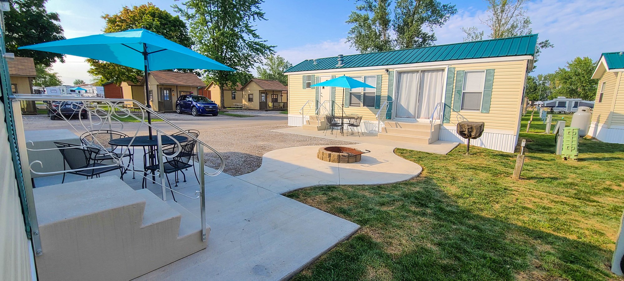 Deluxe Cabins in Sandusky Ohio | Lodging in Sandusky | KOA