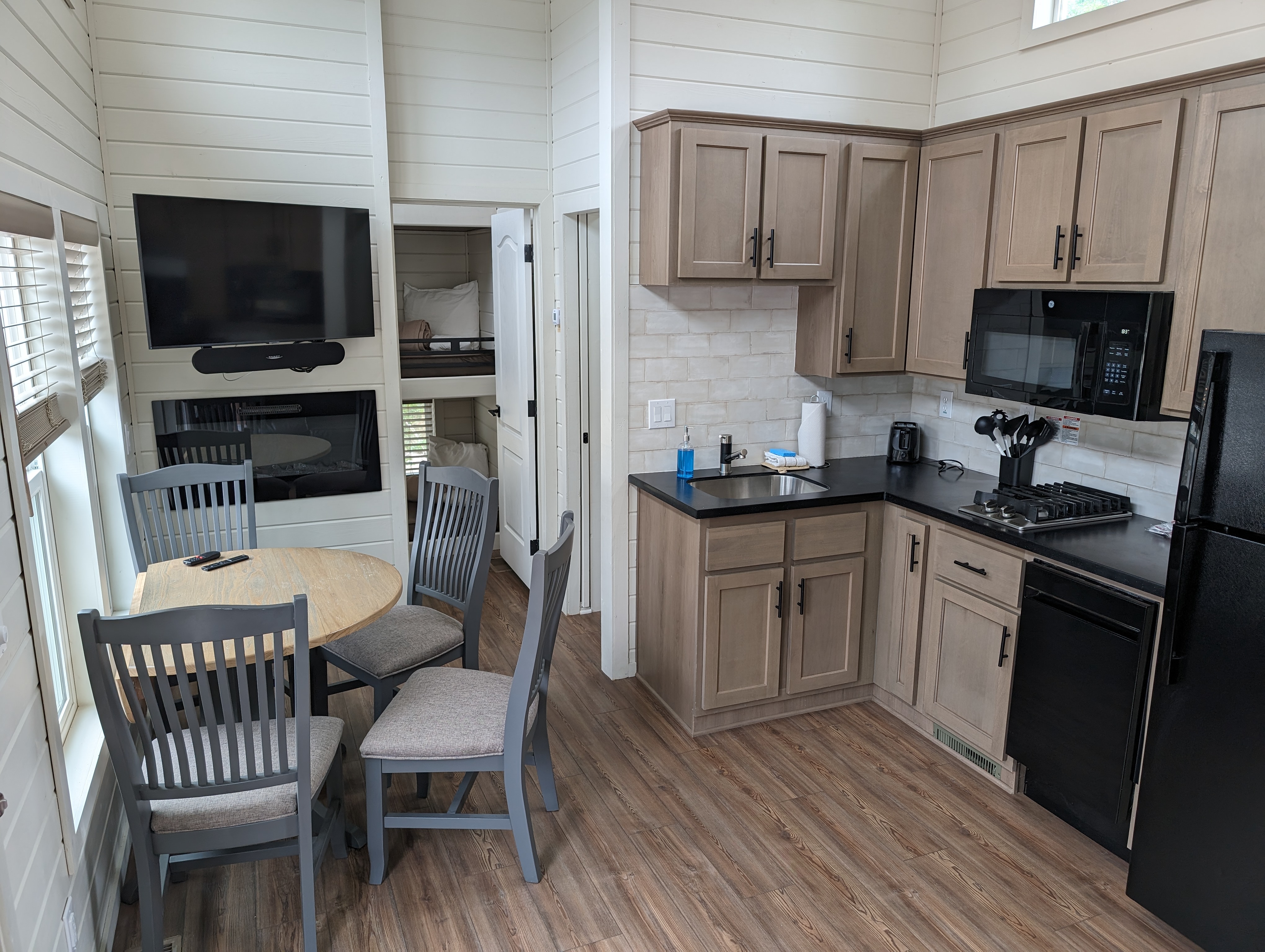 Cabin Campground Sites | Temecula KOA at Vail Lake