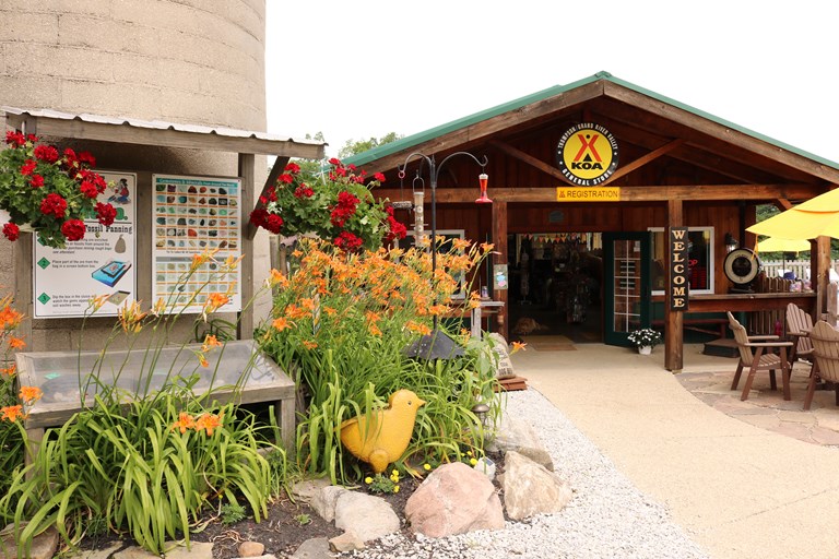 Thompson, Ohio Campground | Thompson / Grand River Valley KOA Holiday