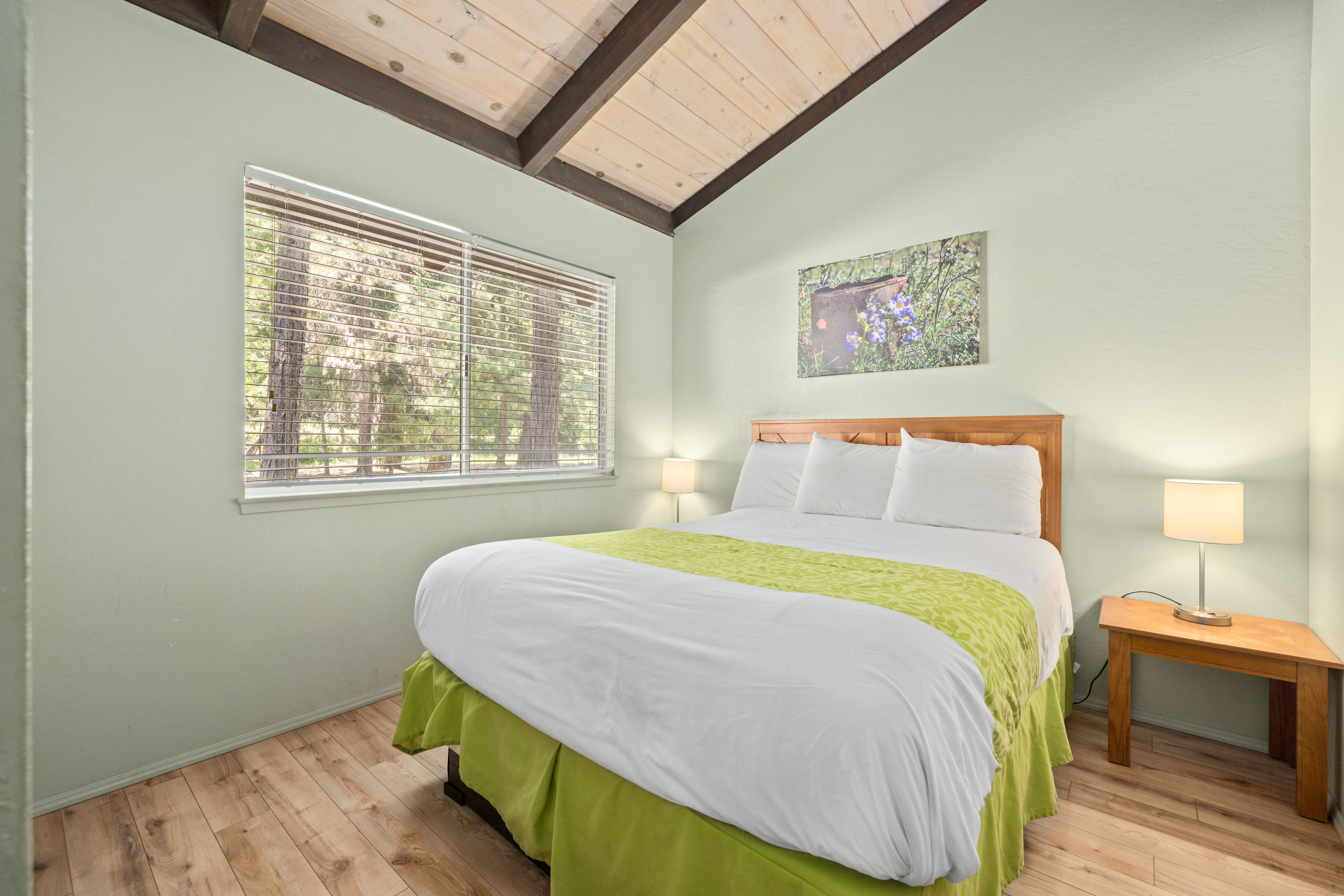 Trinity Center, California Lodging | Trinity Lake KOA Holiday