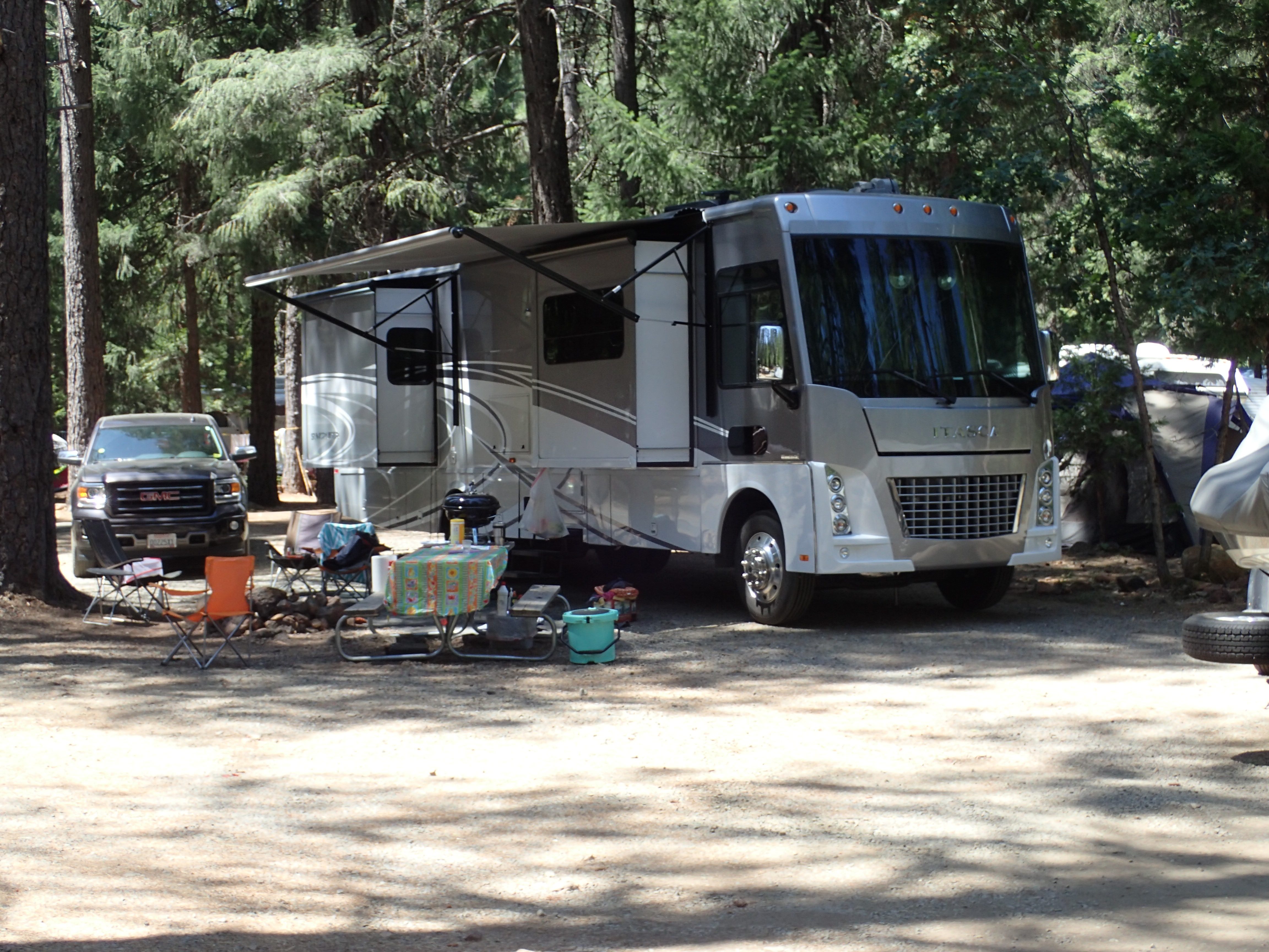 Trinity Center, California RV Camping Sites | Trinity Lake KOA Holiday