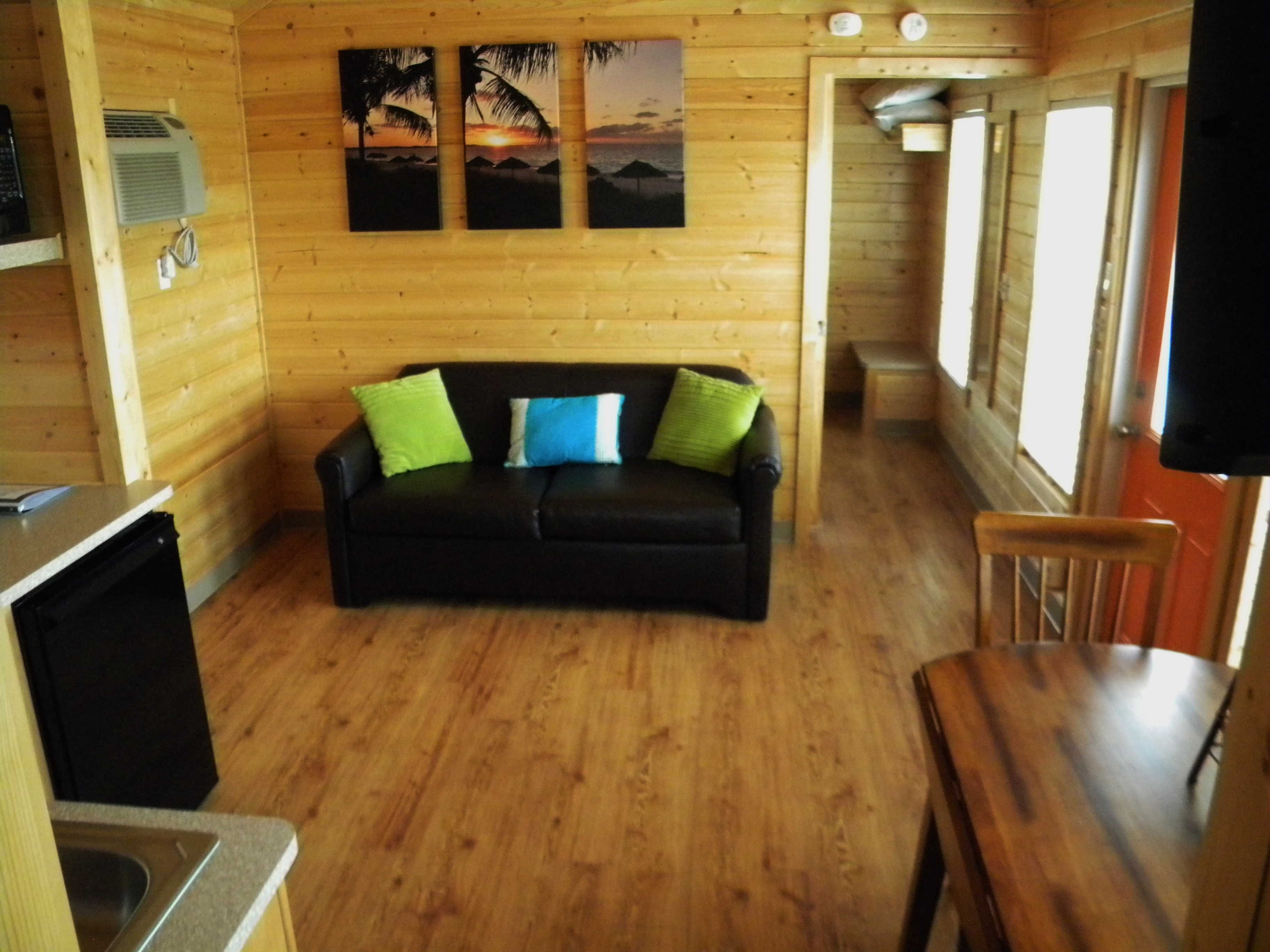 DELUXE CABIN ADA Living Room