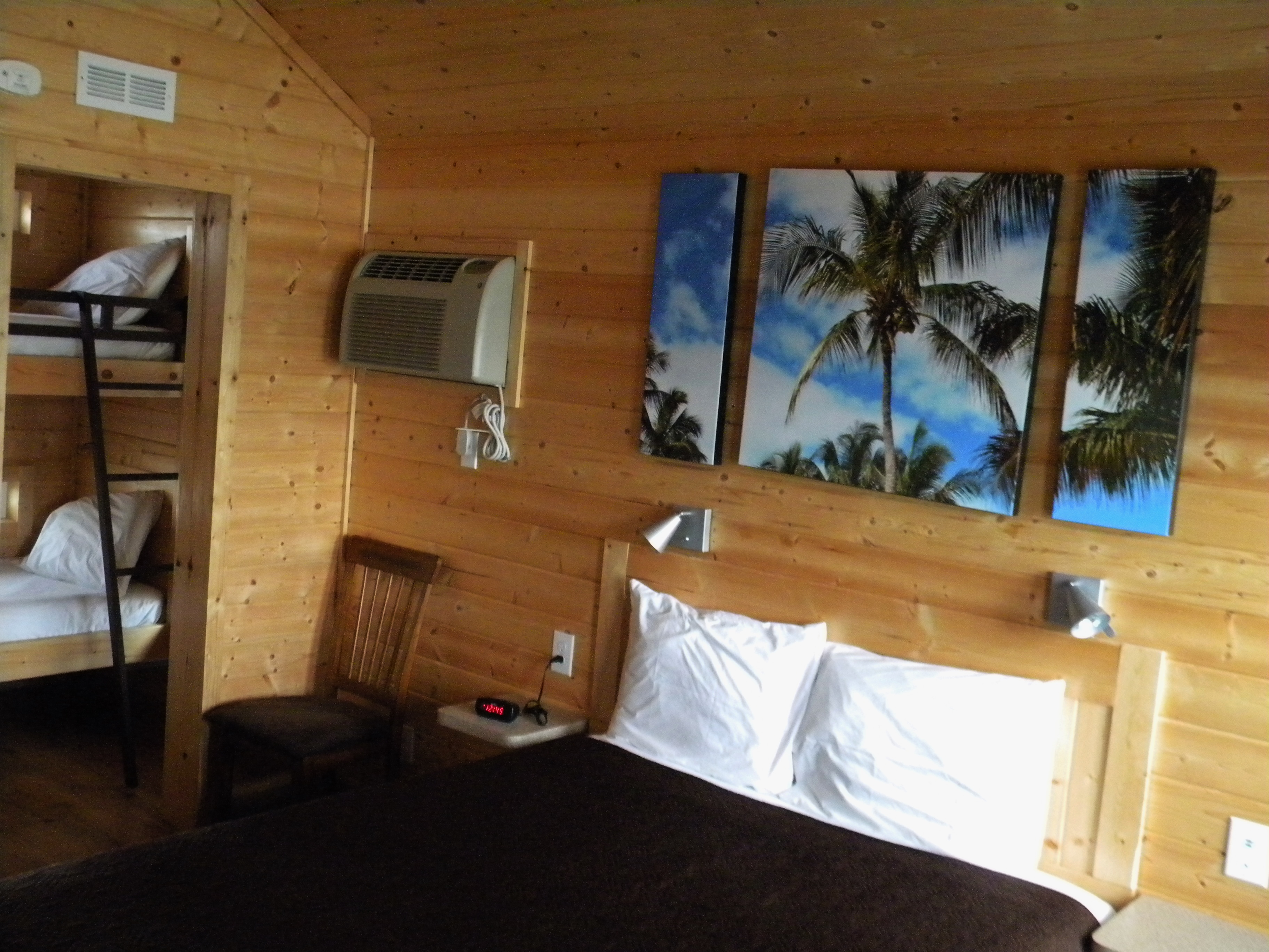 Waterloo, Iowa Lodging | Waterloo / Lost Island KOA Resort